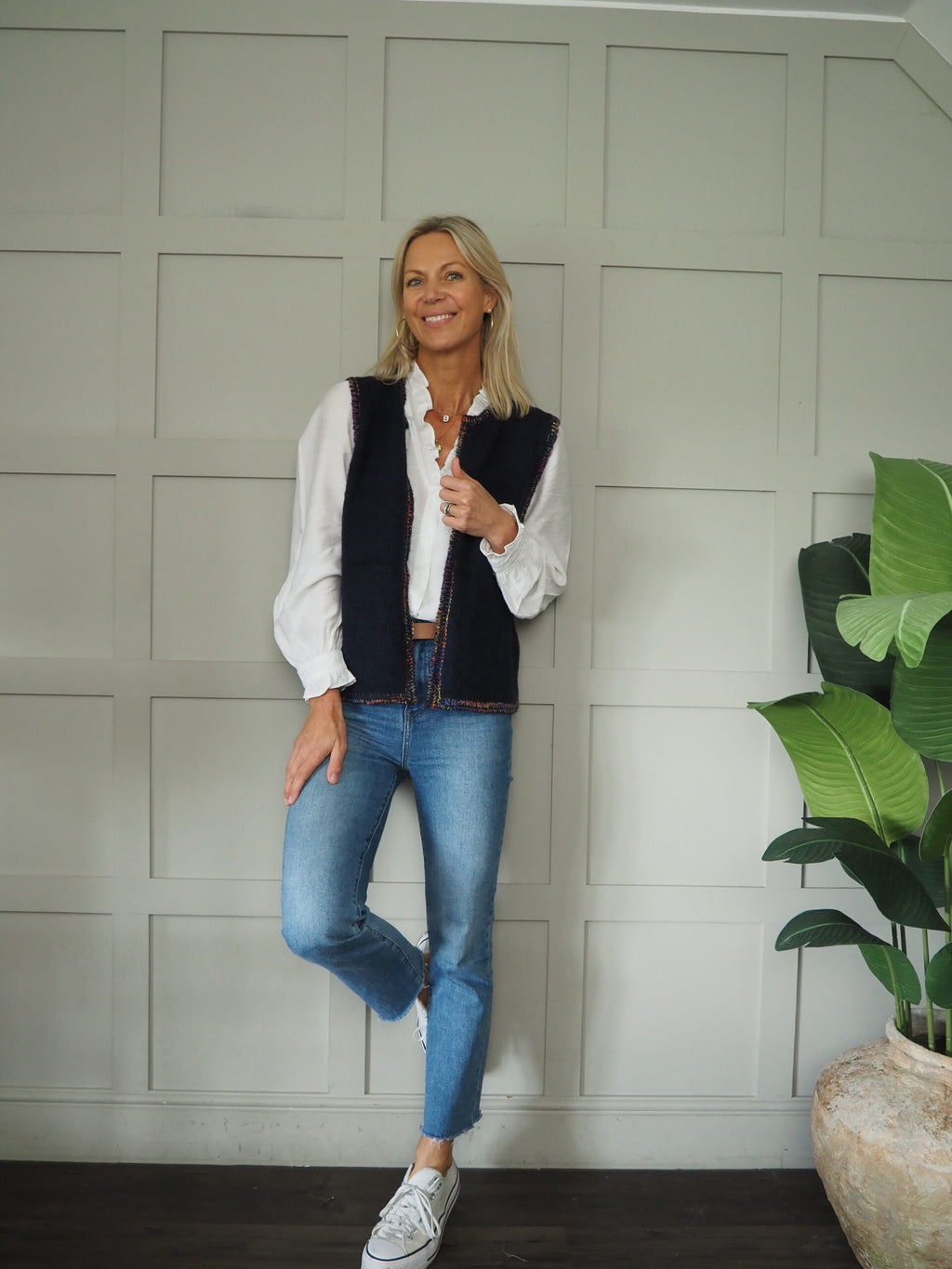 Ewhurst Sleeveless Cardigan - Navy Blue, Oatmeal – Bricks & Stitches